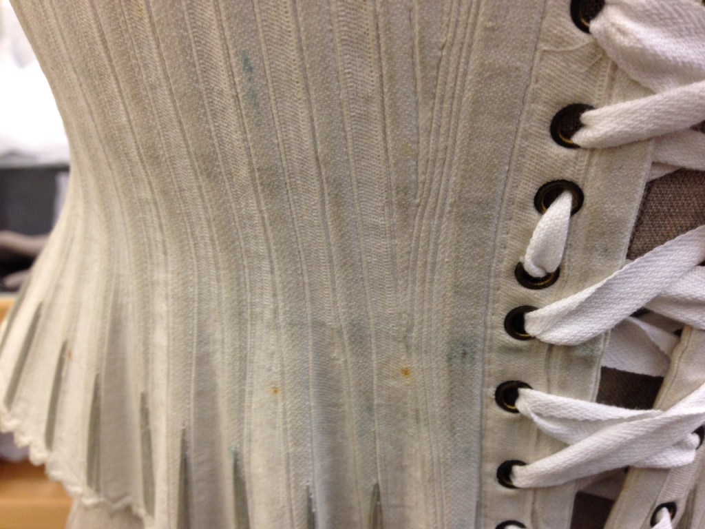 A brief history of the corset through 1950 – refashioning history